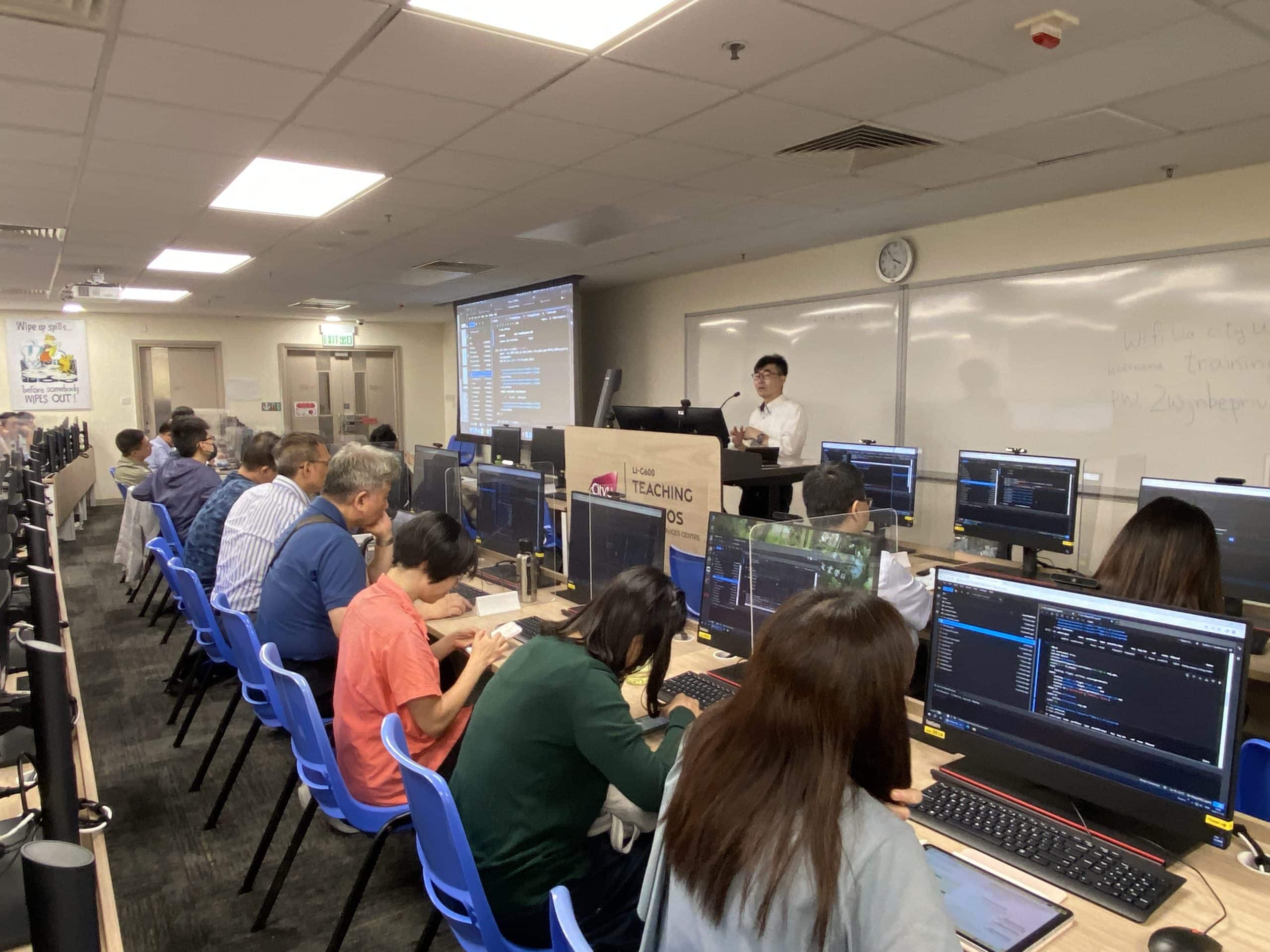Oracle Academy holds “Running MySQL on Cloud Environment” workshop for ...