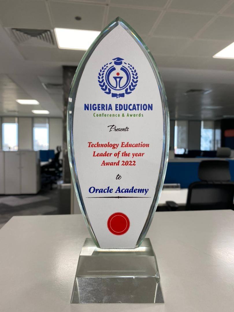 Oracle Academy wins Technology Education Leader of the Year 2022 award ...