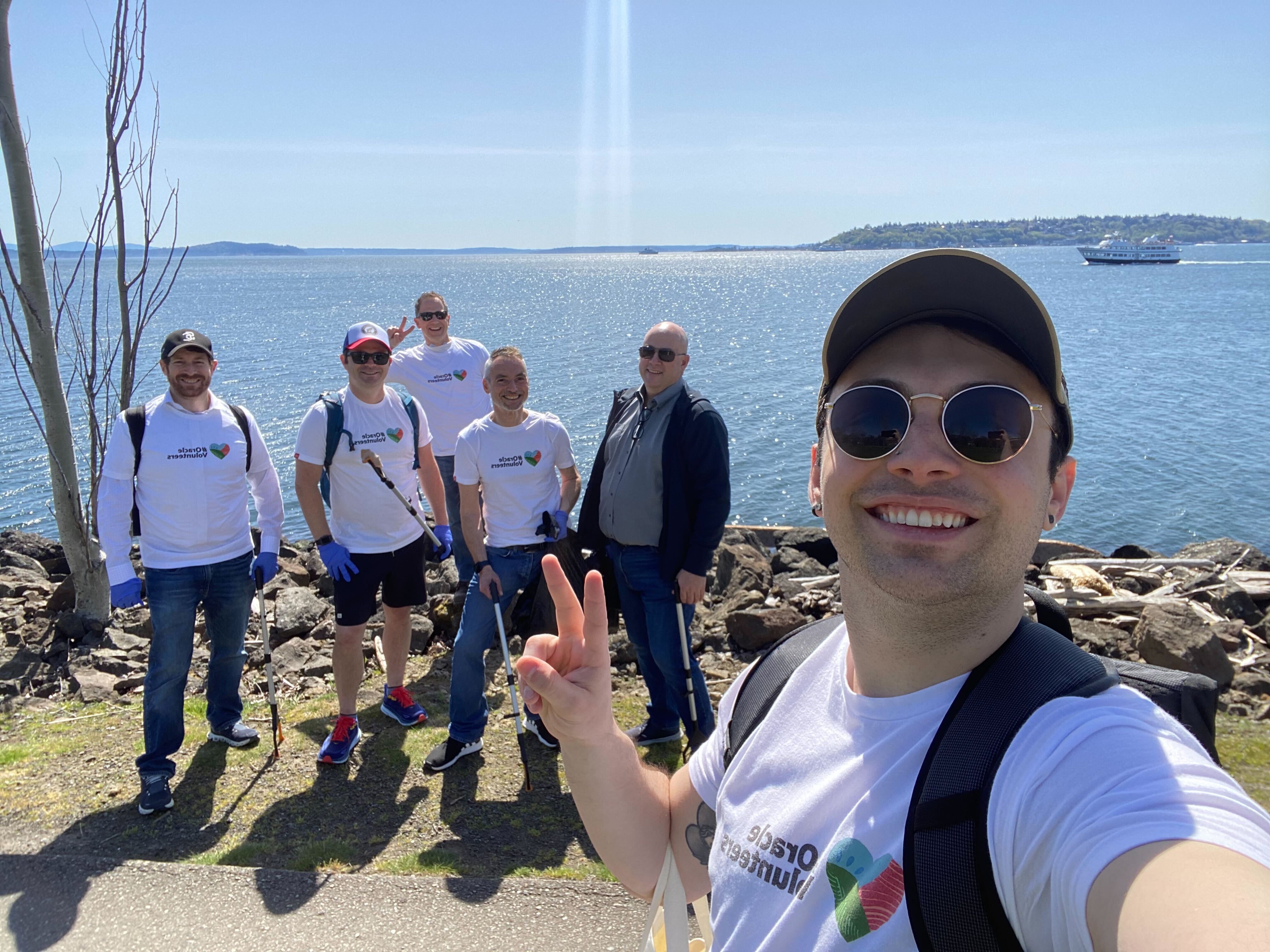 Oracle Volunteers Living Their Best Lives By Giving Back